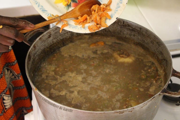 Comment faire le Soupou Kandia – La Sauce Sénégalaise au Gombo!