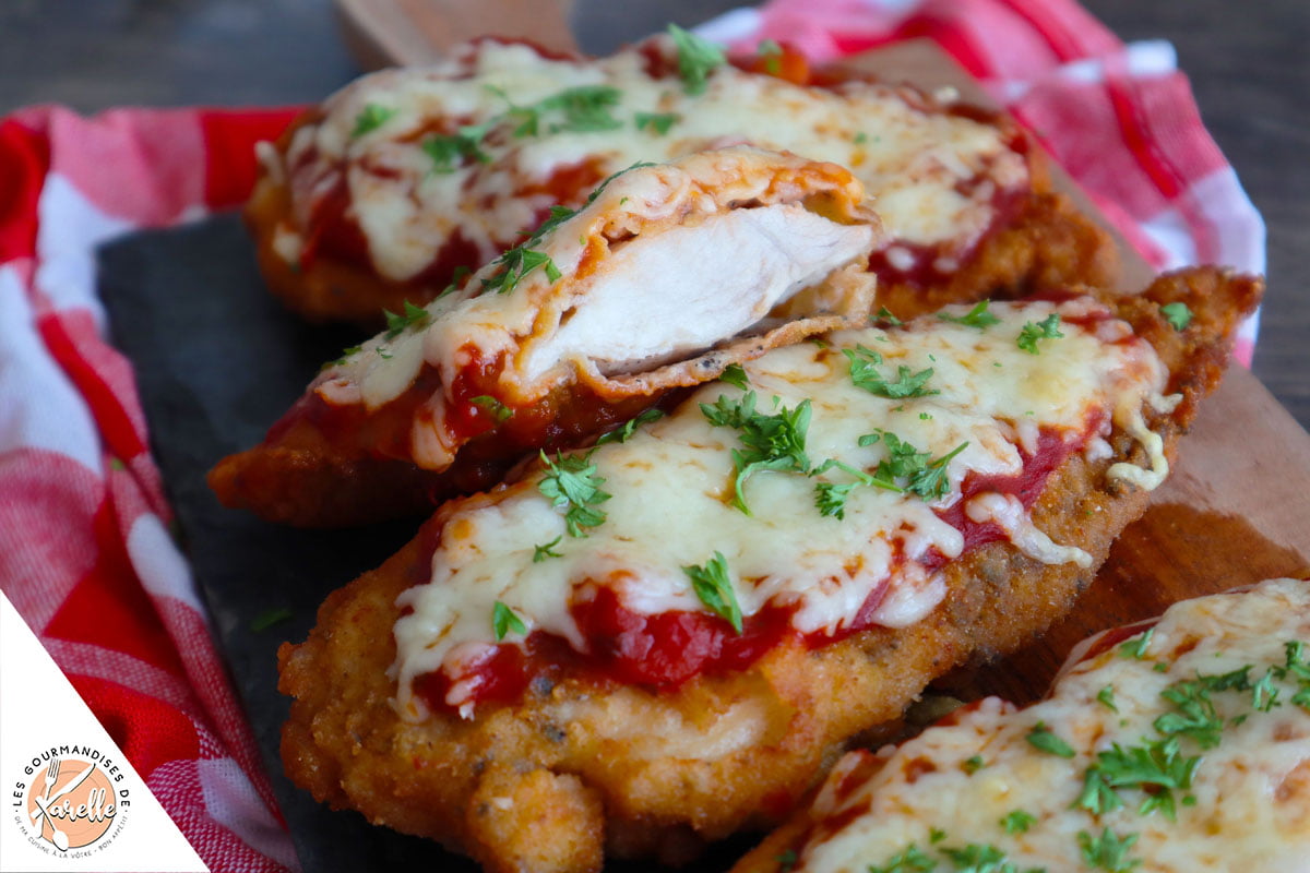 Poulet pané, sauce tomate et fromage