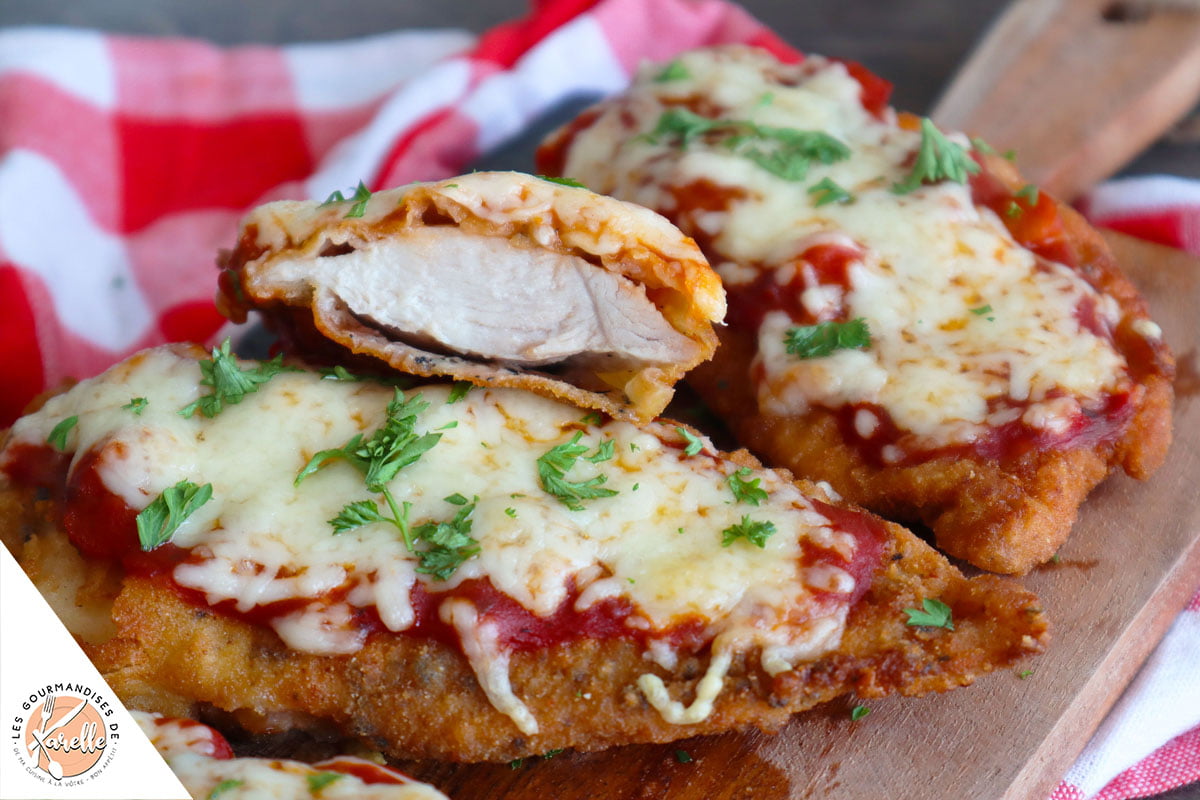Poulet pané, sauce tomate et fromage